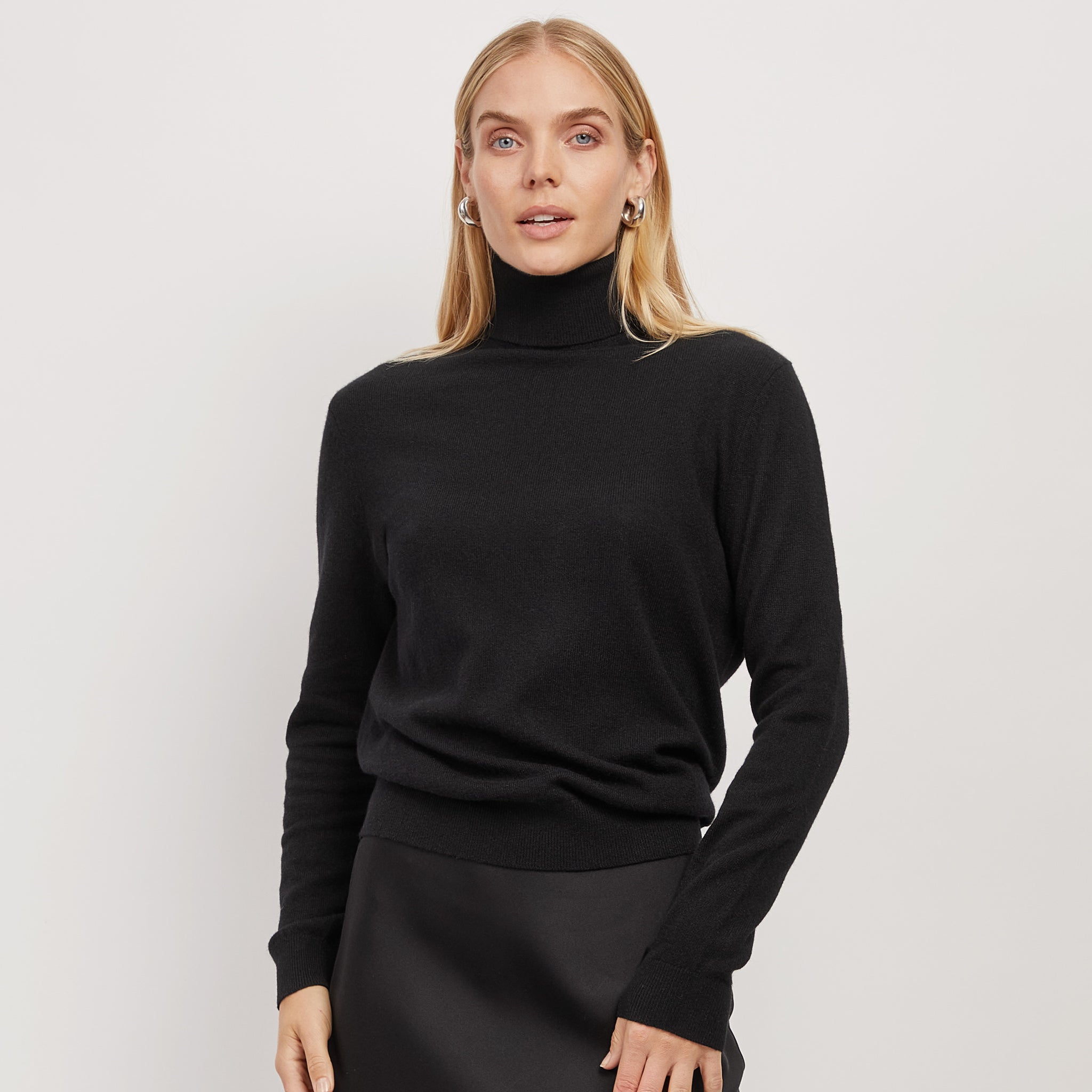 Women's Cashmere Turtleneck Willow Sweater - Mott & Bow